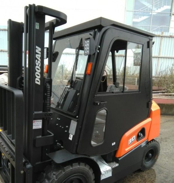 Металлические кабины на вилочный автопогрузчик - ПКФ Кабины для ...