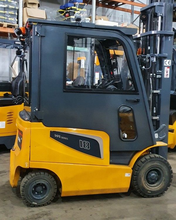 Металлические кабины на вилочный автопогрузчик - ПКФ Кабины для ...