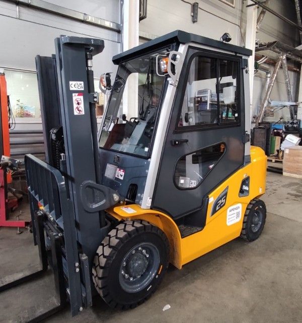 Металлические кабины на вилочный автопогрузчик - ПКФ Кабины для ...